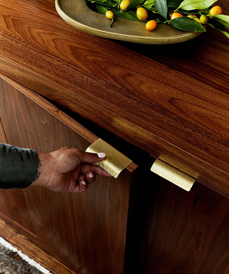 Hoffman Hardware | Brass Textured Edge Pull